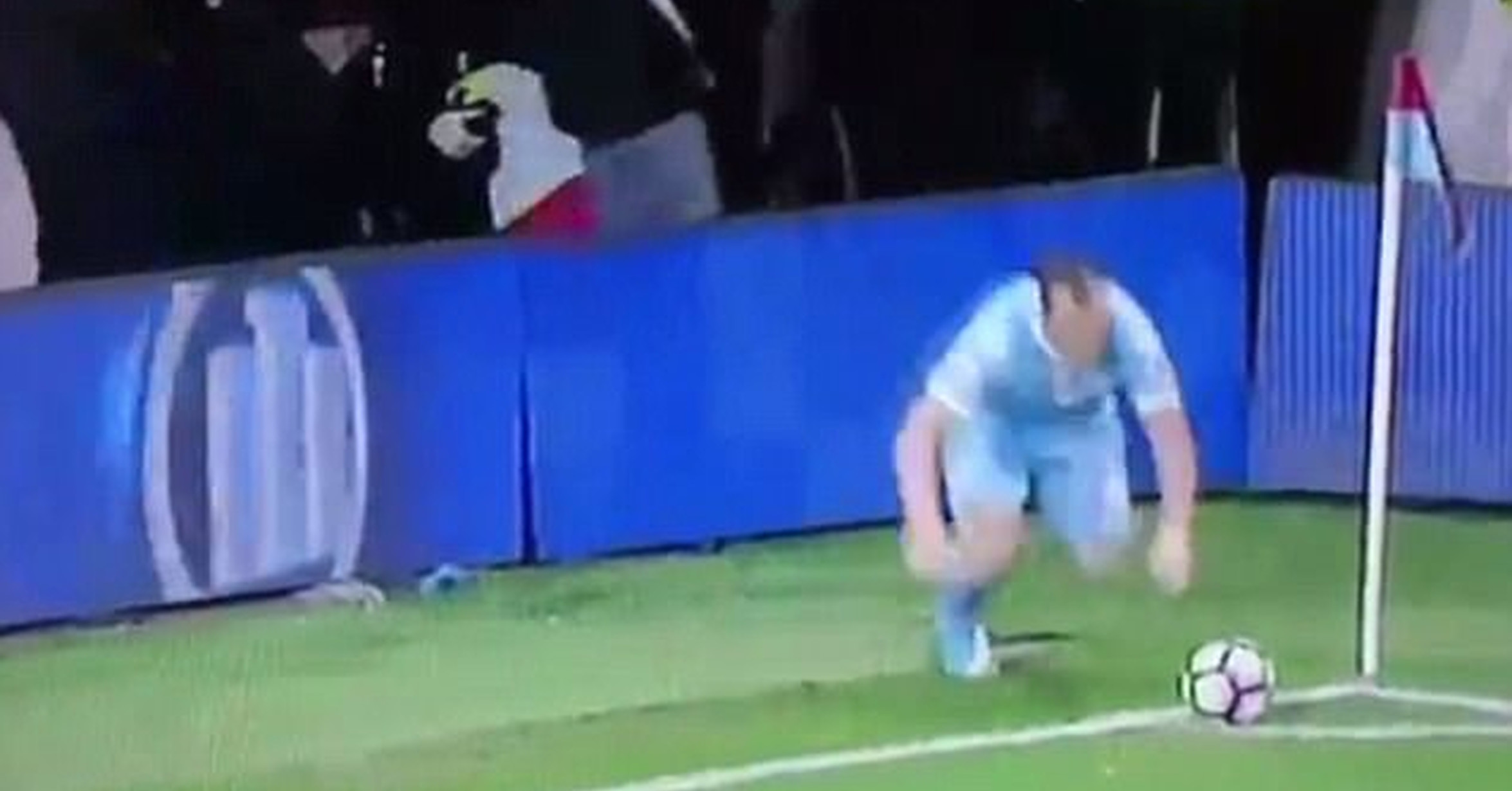 [ MEMEDEPORTES ] GIF: Charlie Adam lanzó el que probablemente sea el ...