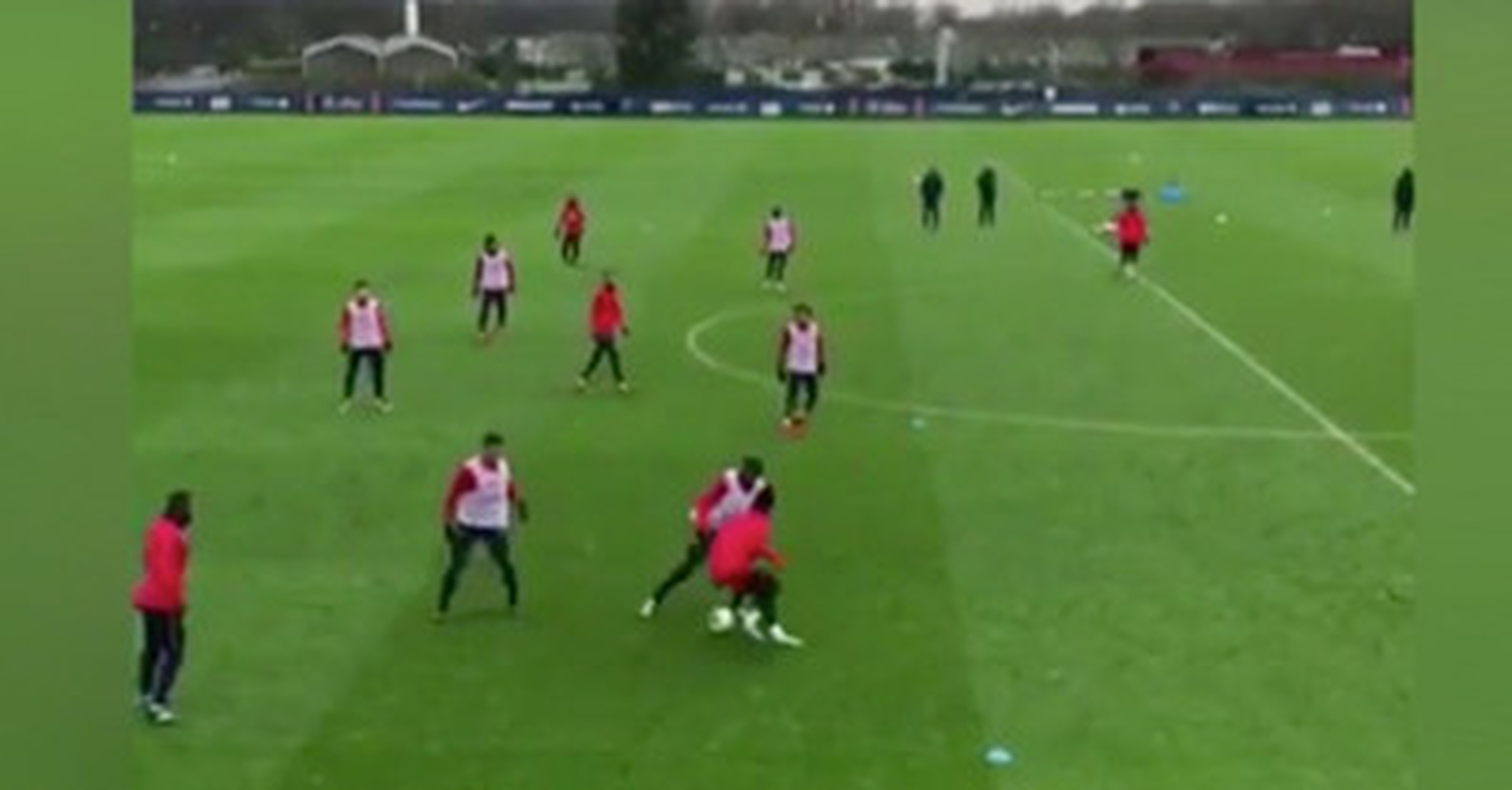 [ MEMEDEPORTES ] El increíble regate de Neymar que no habías visto ...