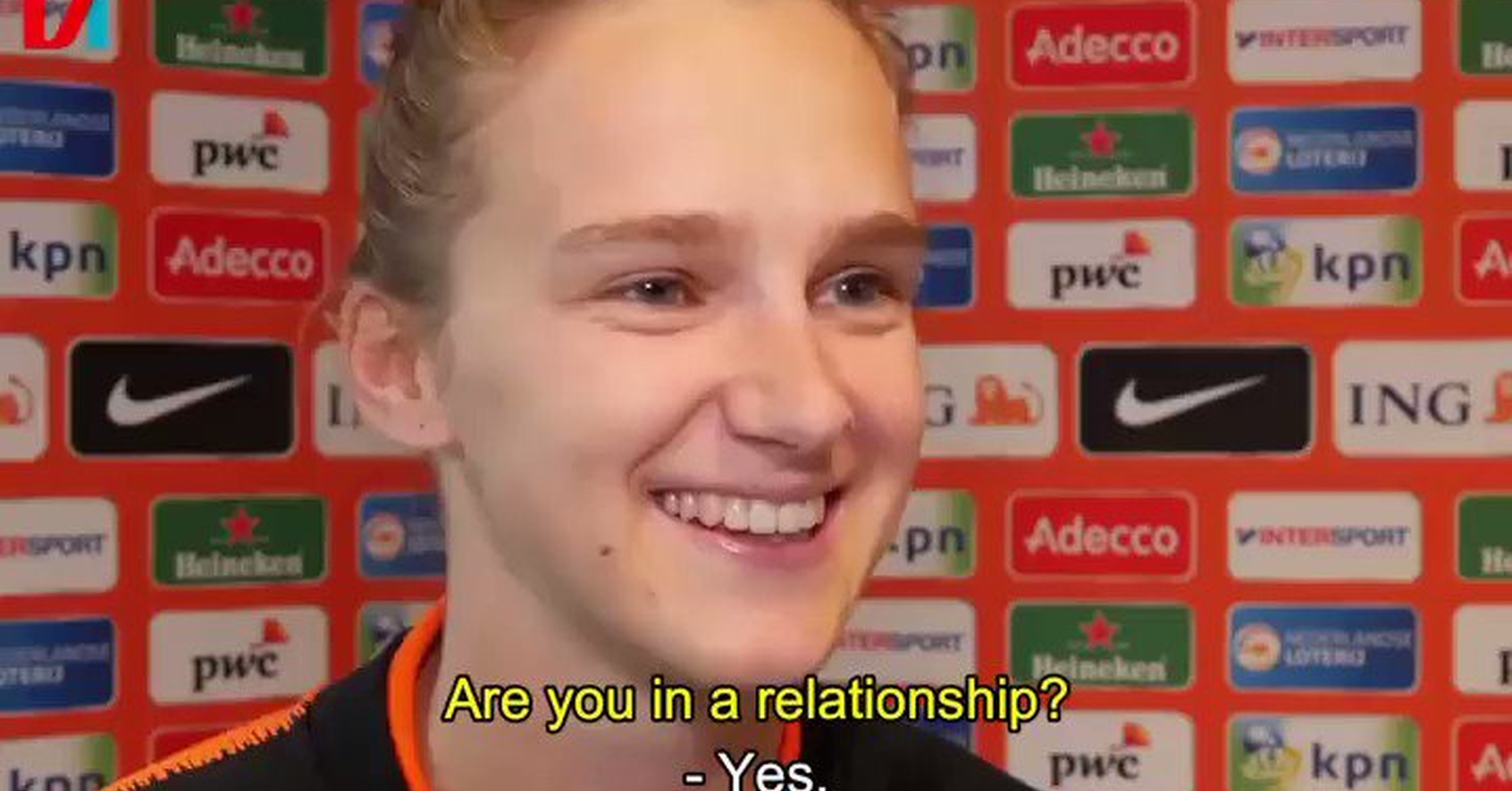 [ MEMEDEPORTES ] Genial respuesta de Vivianne Miedema a la indiscreta ...
