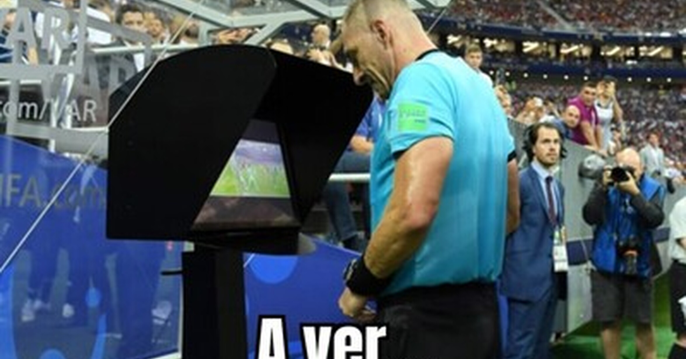 [ MEMEDEPORTES ] Los árbitros en Europa también quieren su parte