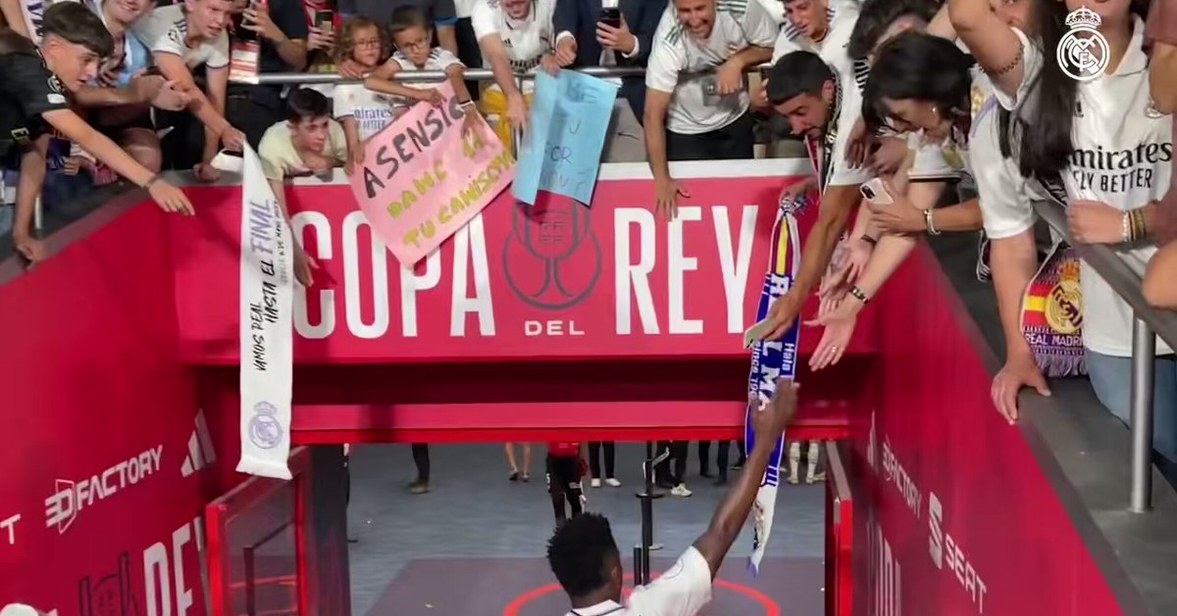 [ MEMEDEPORTES ] Este video de Vinicius no querrá que lo veas el ...