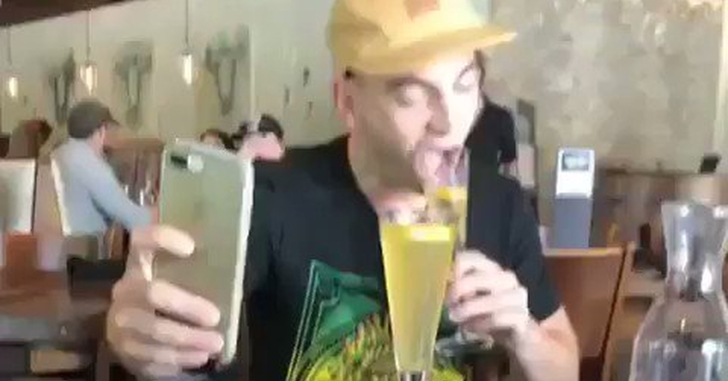 VEF > Visto en las Redes > Los camareros ven cosas que no creerías VEF > Visto en las Redes > Los camareros ven cosas que no creerías