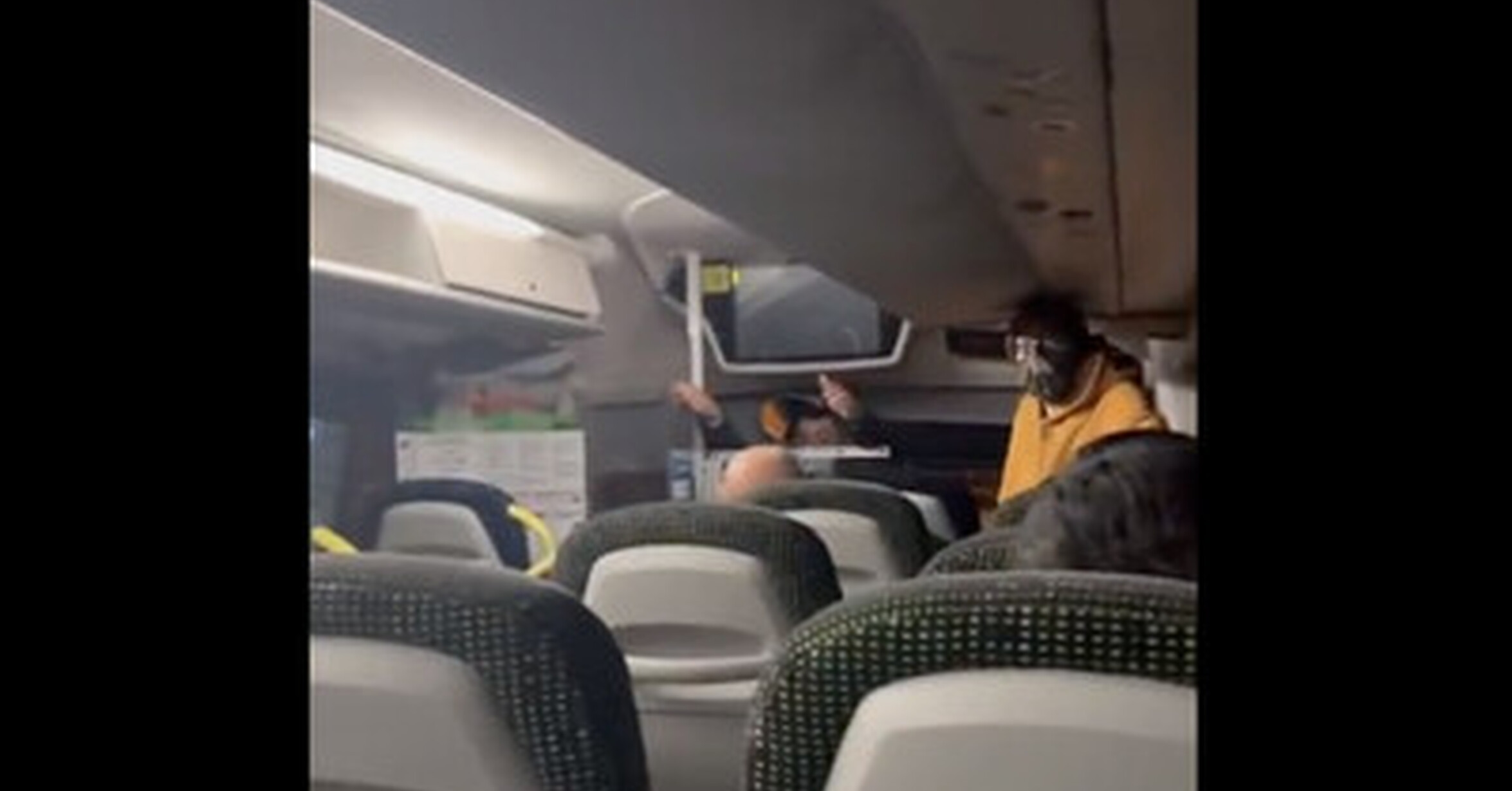 VEF > Visto en las Redes > Tremendo pifostio en el bus porque un chico ...