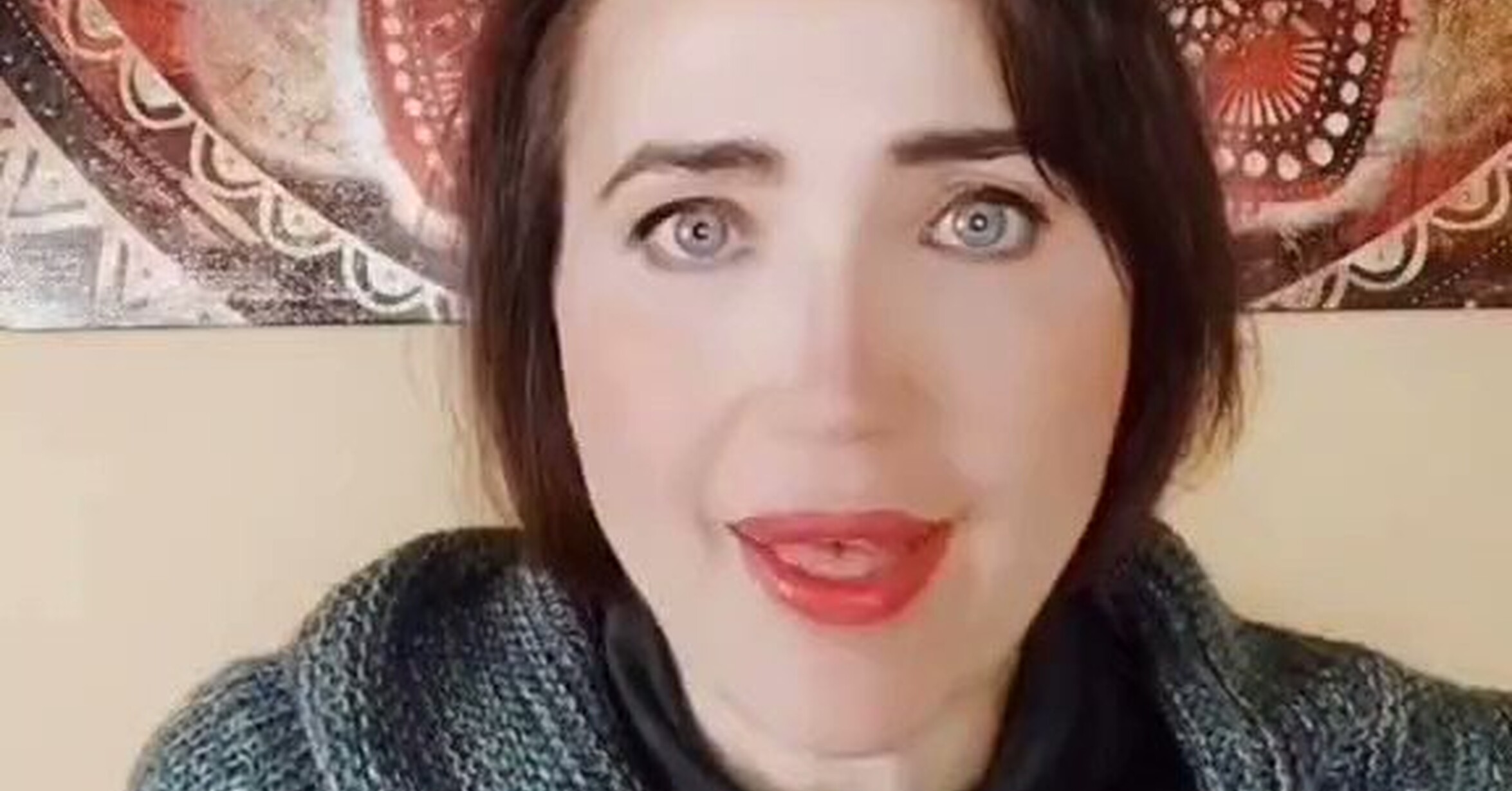 VEF > Visto en las Redes > Ojo que esta tía vuelve a la carga, ahora ...
