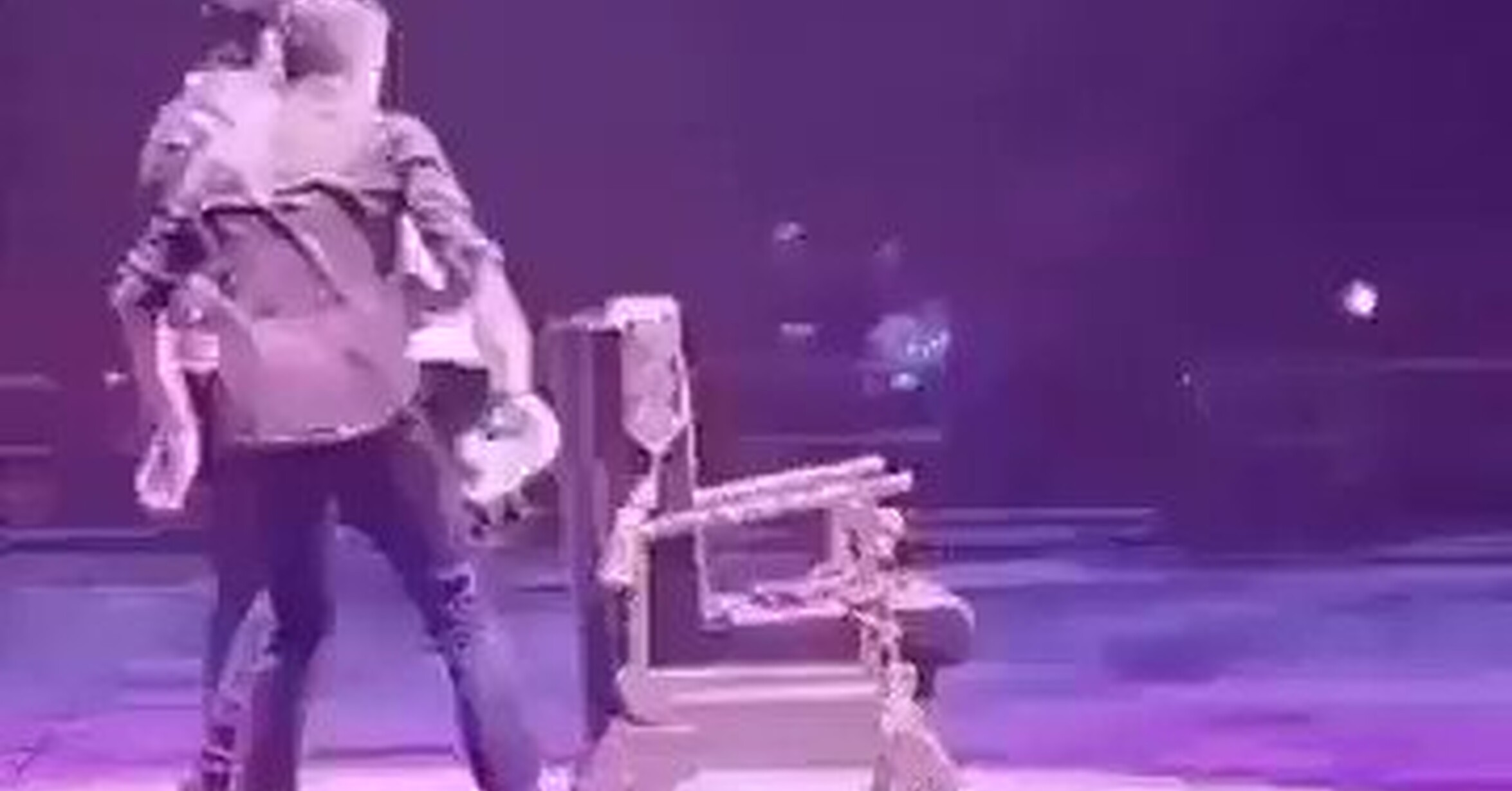 VEF > Visto en las Redes > Me explota la cabeza con el truco de magia ...