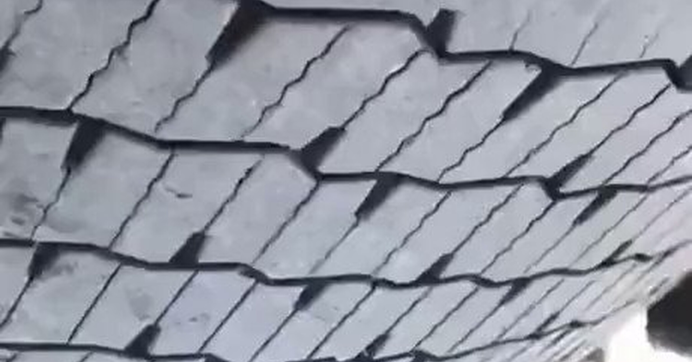 VEF > Visto en las Redes > Las piedras son peligrosas, por @chumikopiko