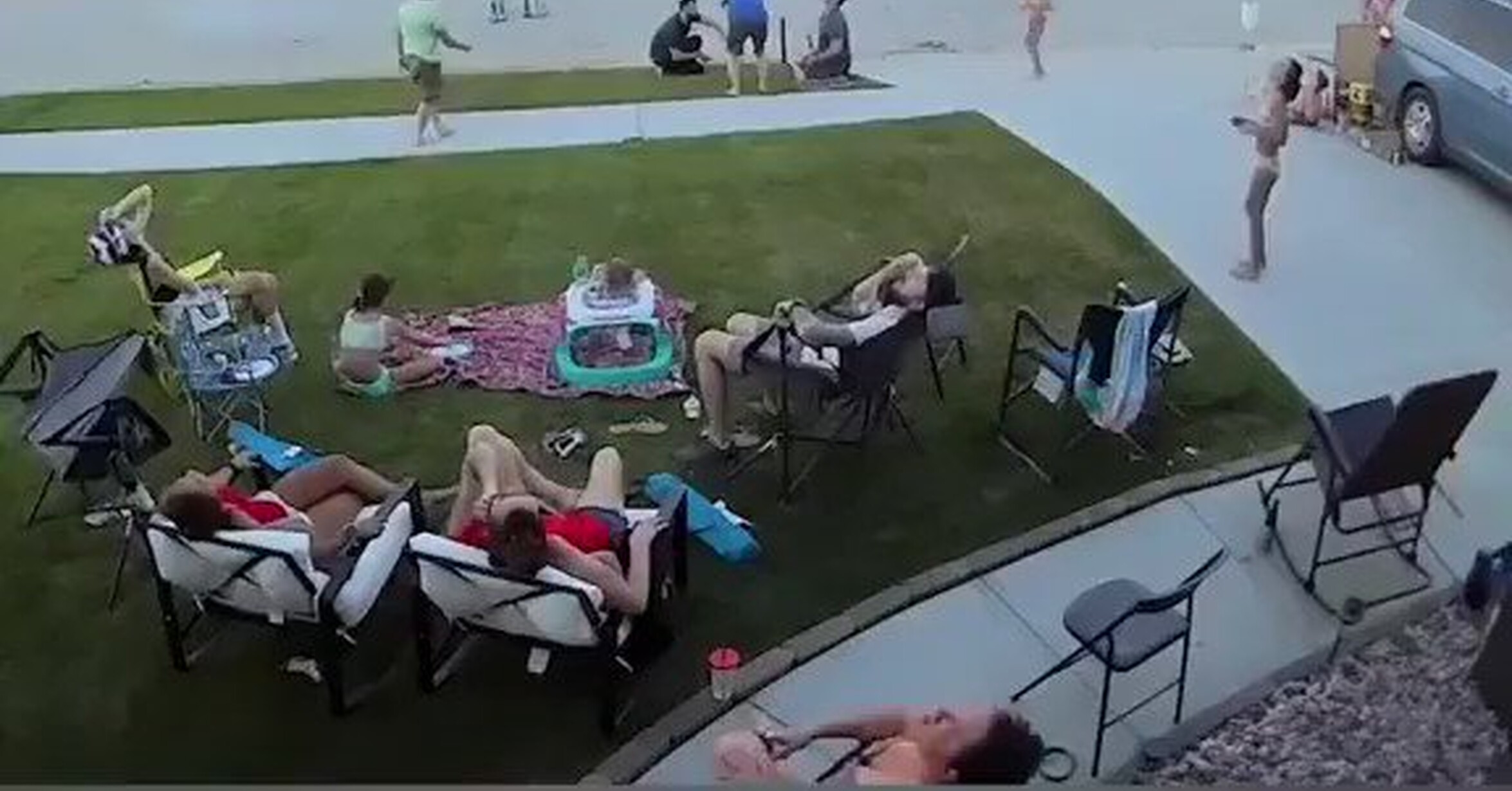 VEF > Visto en las Redes > Nunca he visto una explosión de petardos en un jardín de este calibre ...