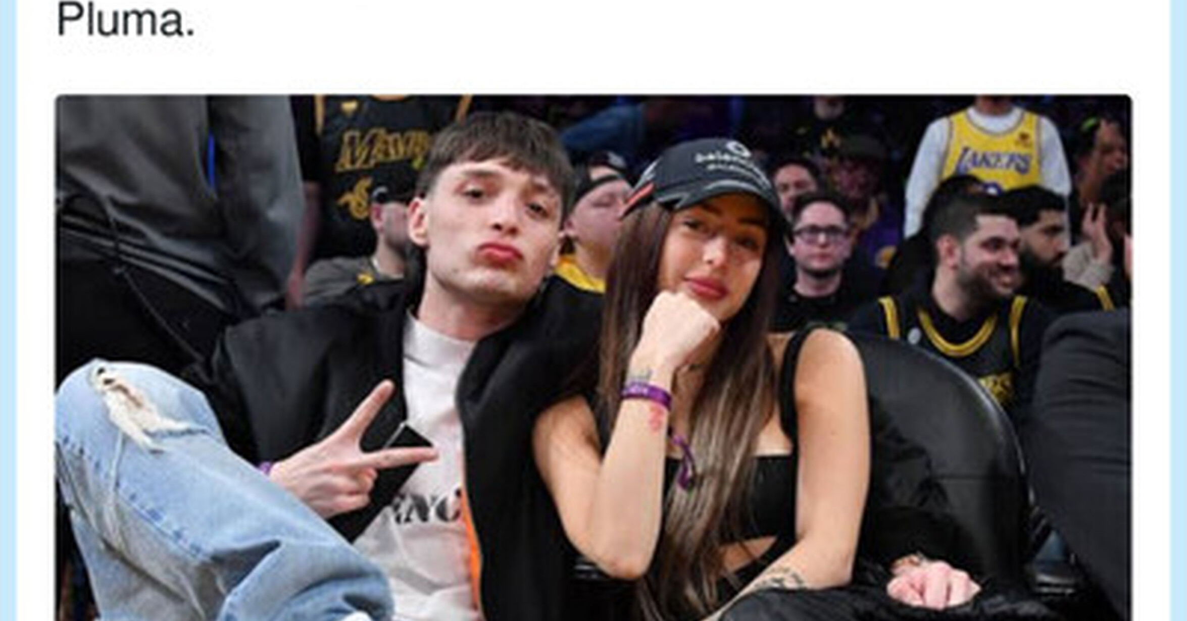 VEF > Visto en las Redes > La ex de Peso pluma, por @Rhevolver