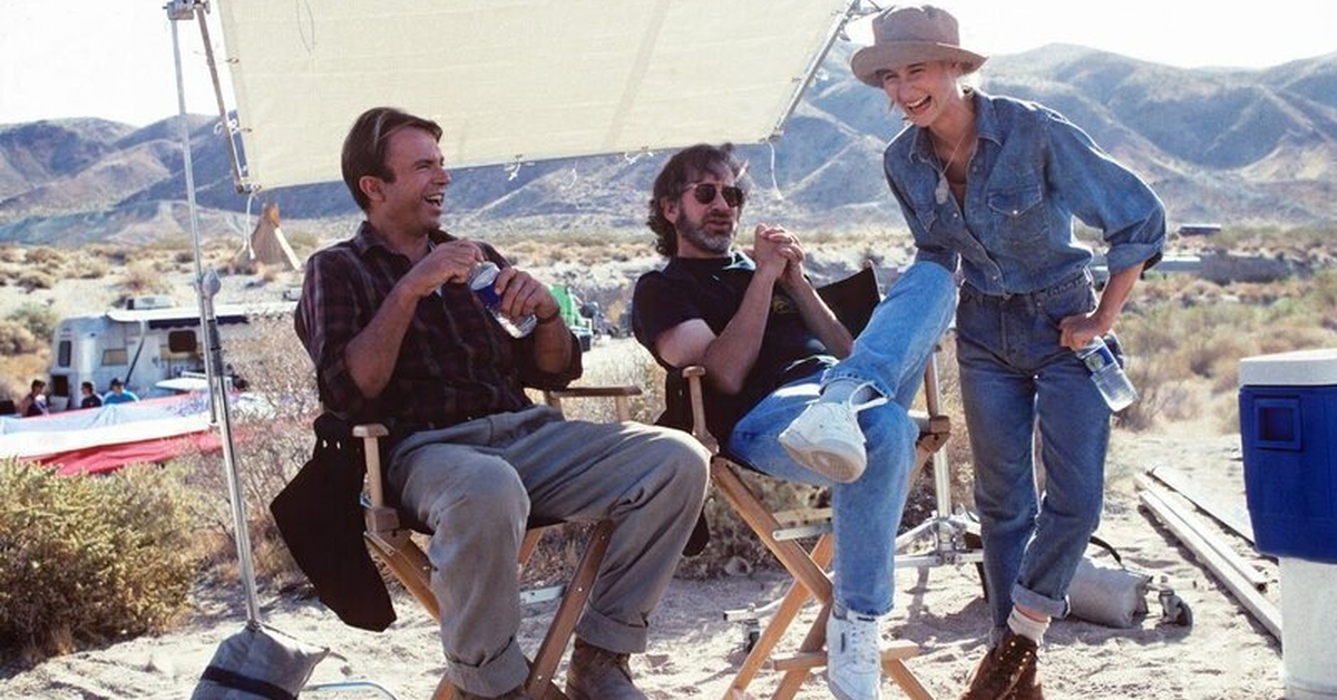 Sam Neill, Steven Spielberg y Laura Dern en el rodaje de "Jurassic Park ...